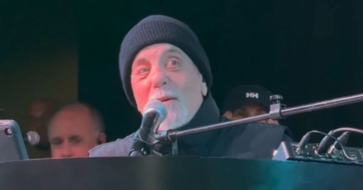 Billy Joel Joins Billy Joel Tribute Act on Stage for Two Songs in ...